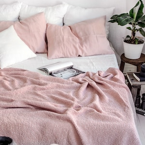 DUSTY ROSE WAFFLE Blanket. Stonewashed Linen Waffle Throw in Dusty Pink ...