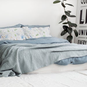 DUSTY BLUE COVERLET in Waffle Pattern. Stonewashed Linen Dusty Blue Bed ...