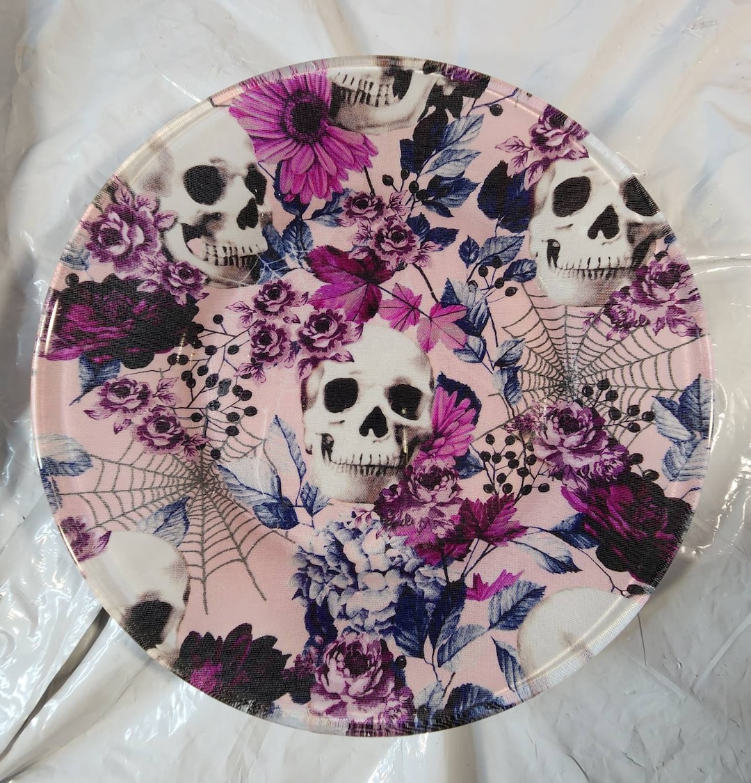 Skull and Roses Plates, Dishes With Skulls, Pastel Halloween, Pink ...