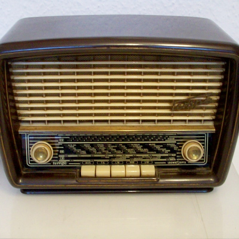 Vintage loewe radio - Etsy.de