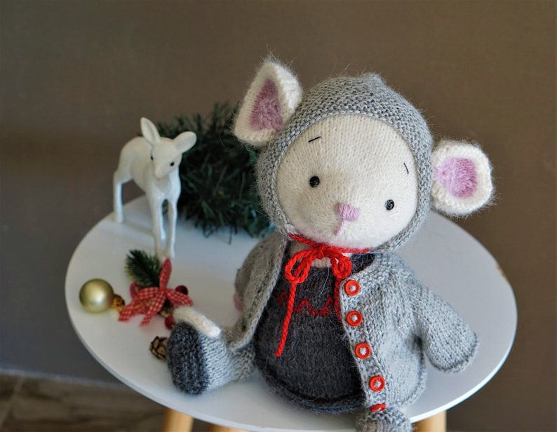 Doll Clothes Knitting Pattern for a Mouse - Christmas Mouse - Toy ...
