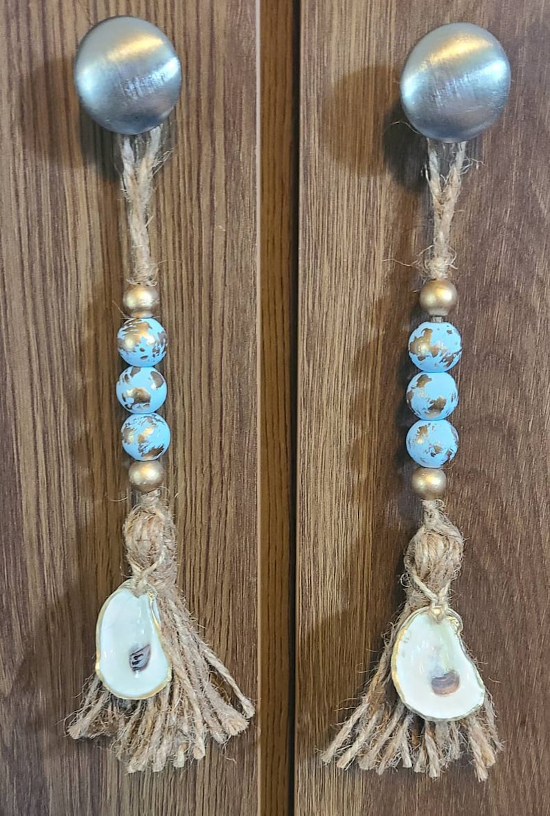 Set of 2 Scallop and Oyster Shell Door Pulls. Seashell Ornaments - Etsy