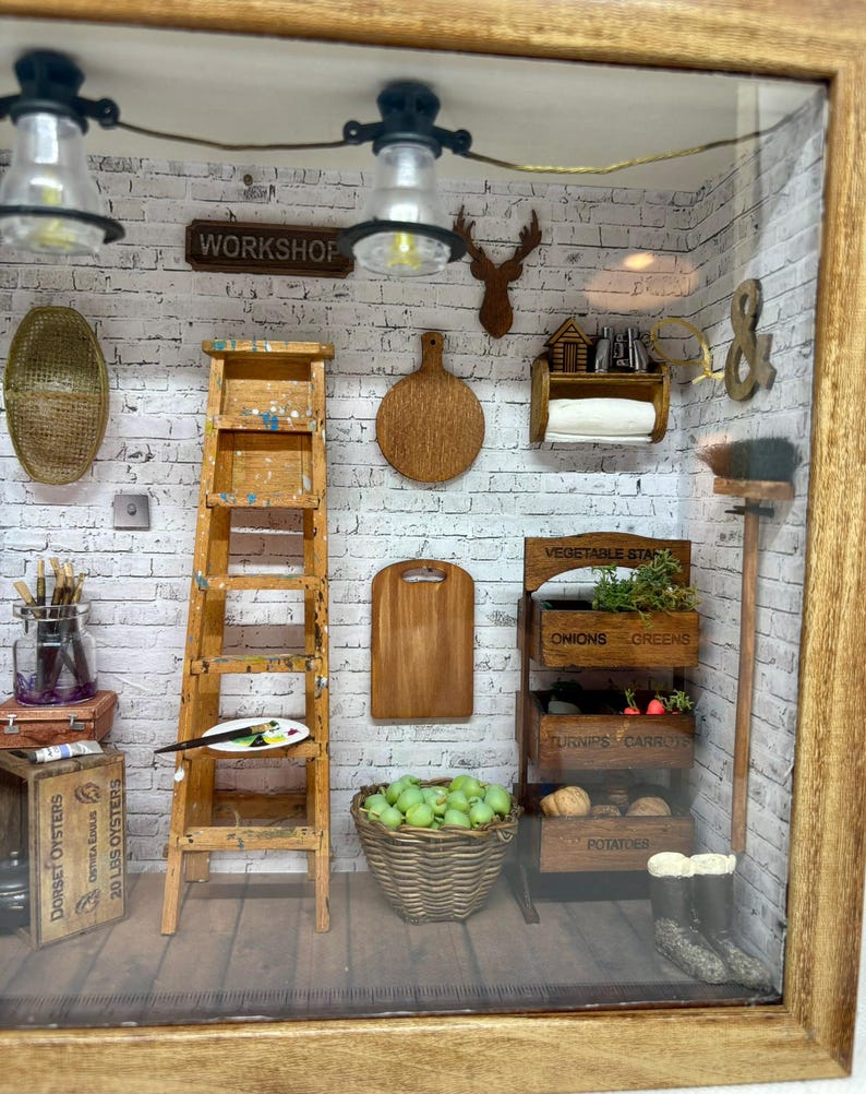 Workshop Diorama / Book Nook - Etsy