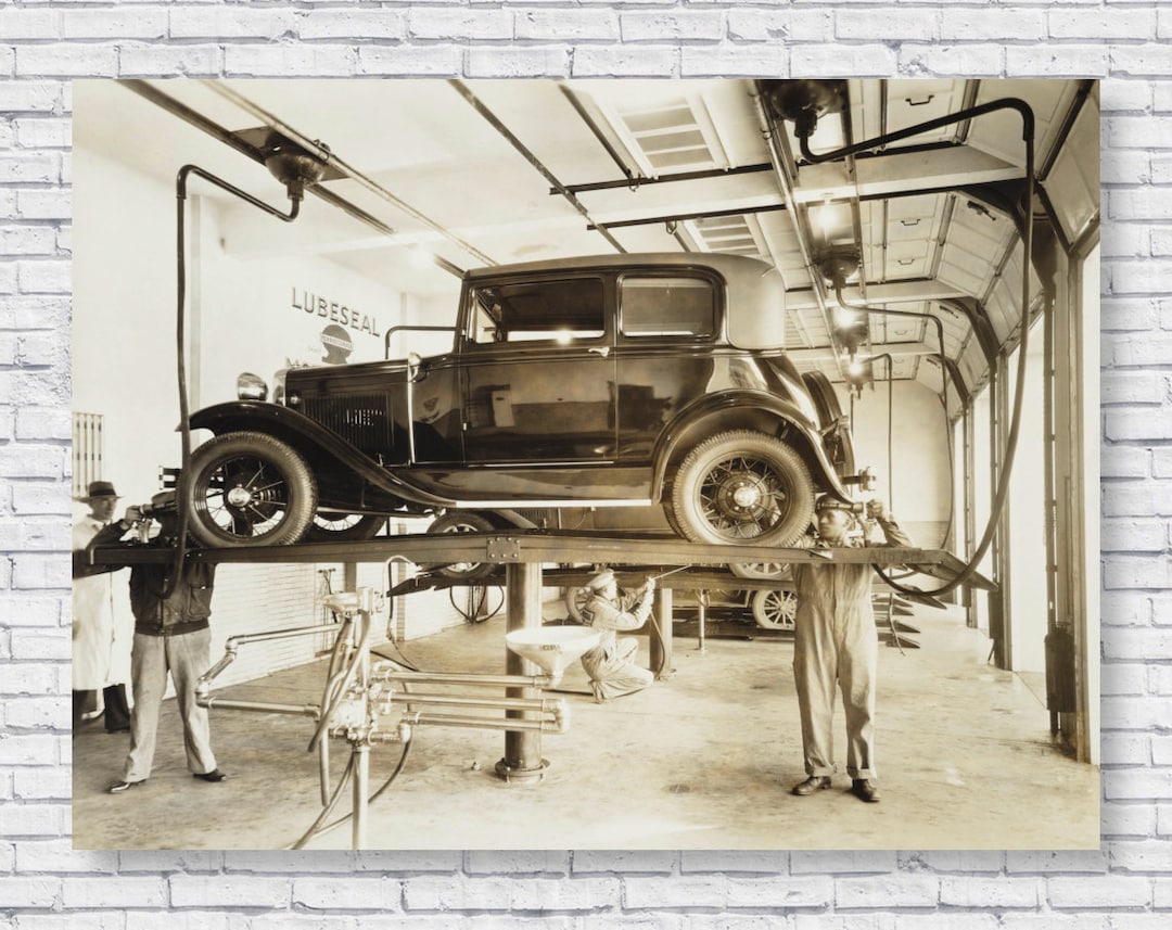 1930s Car Mechanic Garage Photo Poster Print, Vintage Retro Black and ...