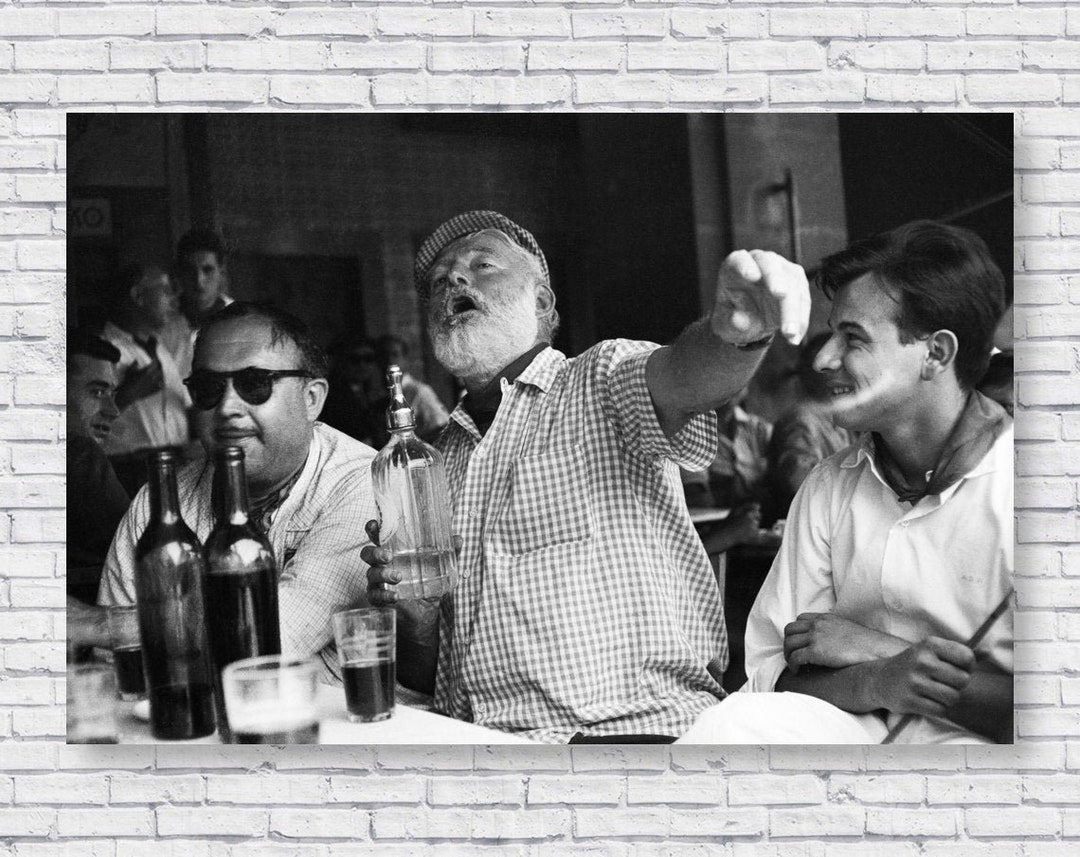 Ernest Hemingway Drinking With Friends at a Bar in Havana Cuba 1959 ...