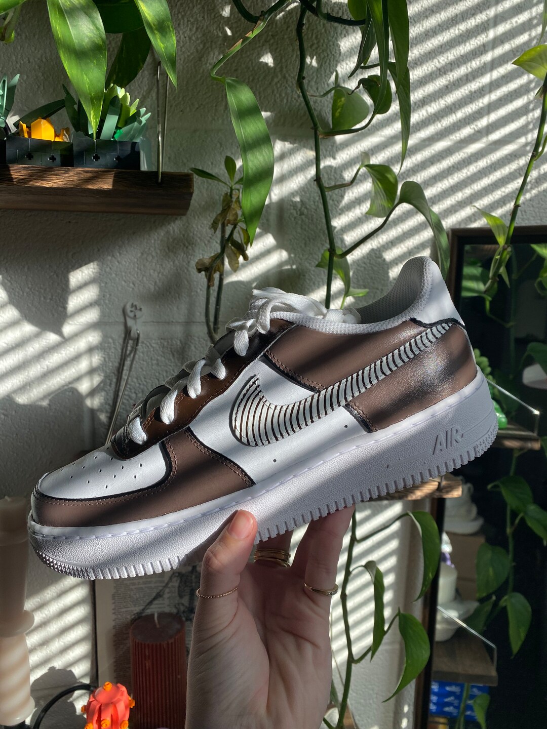 Custom Sneaker Roger - Etsy