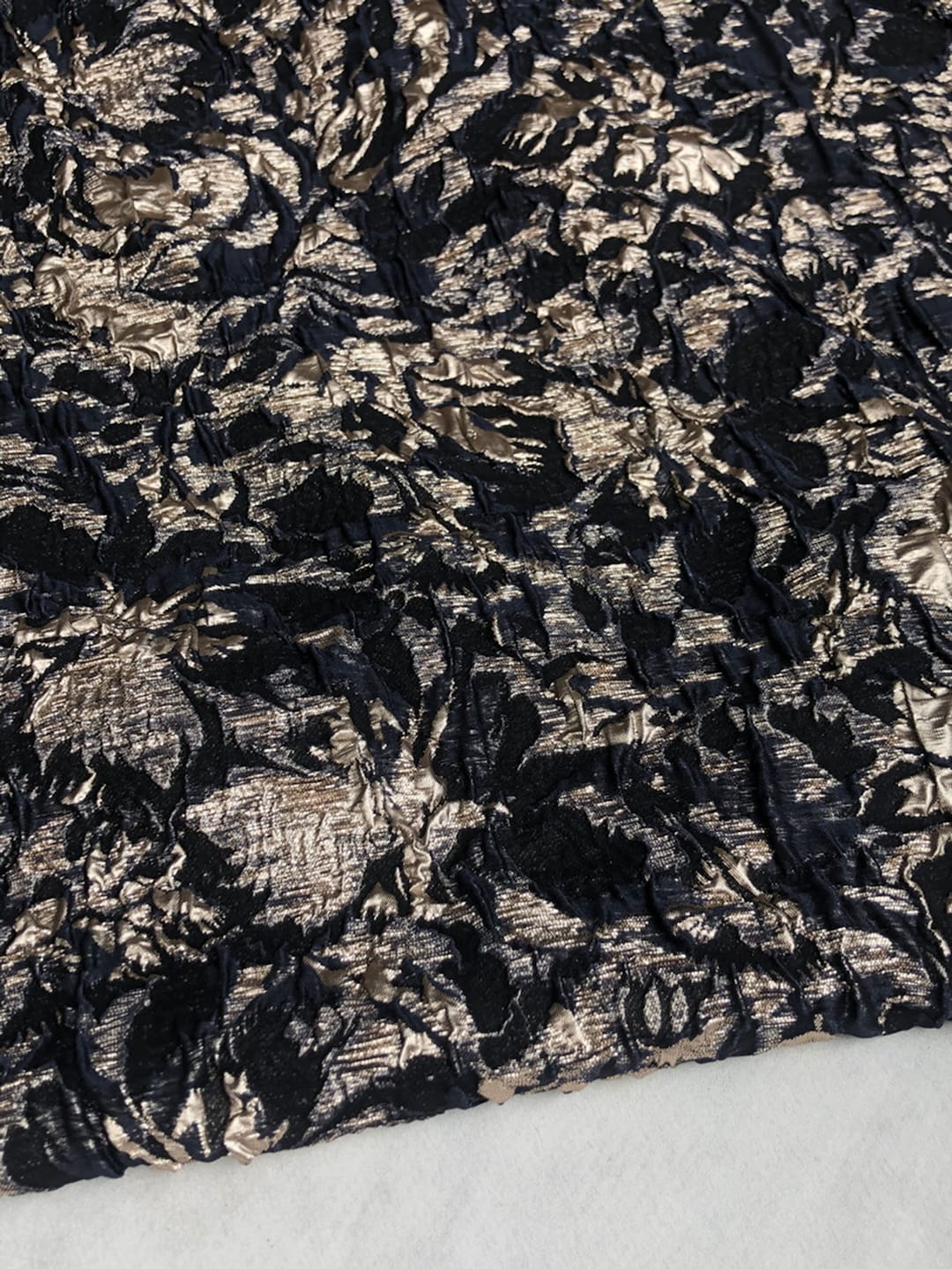 Tela Jacquard en relieve de lujo, brocado metálico negro brillante y ...