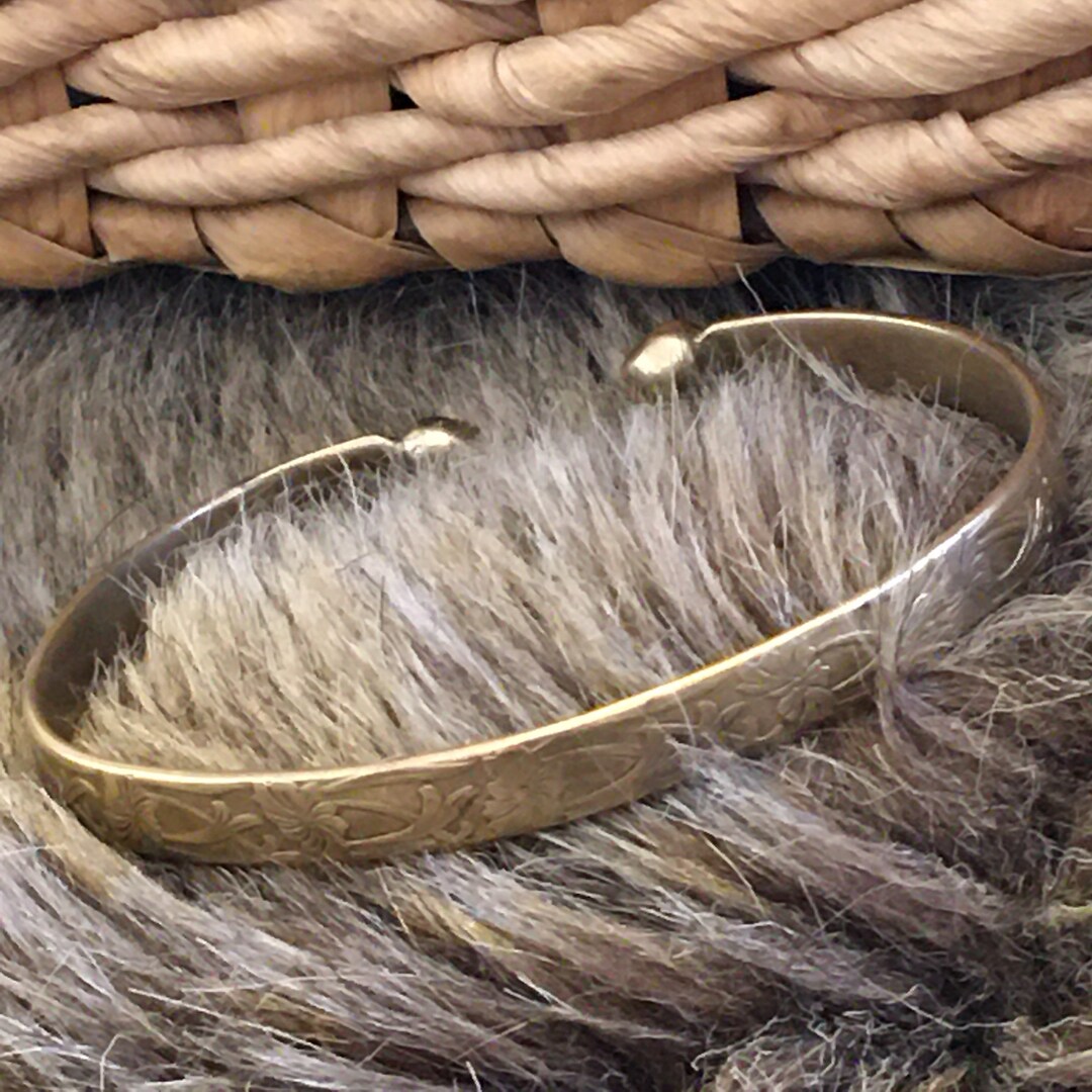 Victorian Era 18CT Gold Ball End Torque Bangle - Etsy