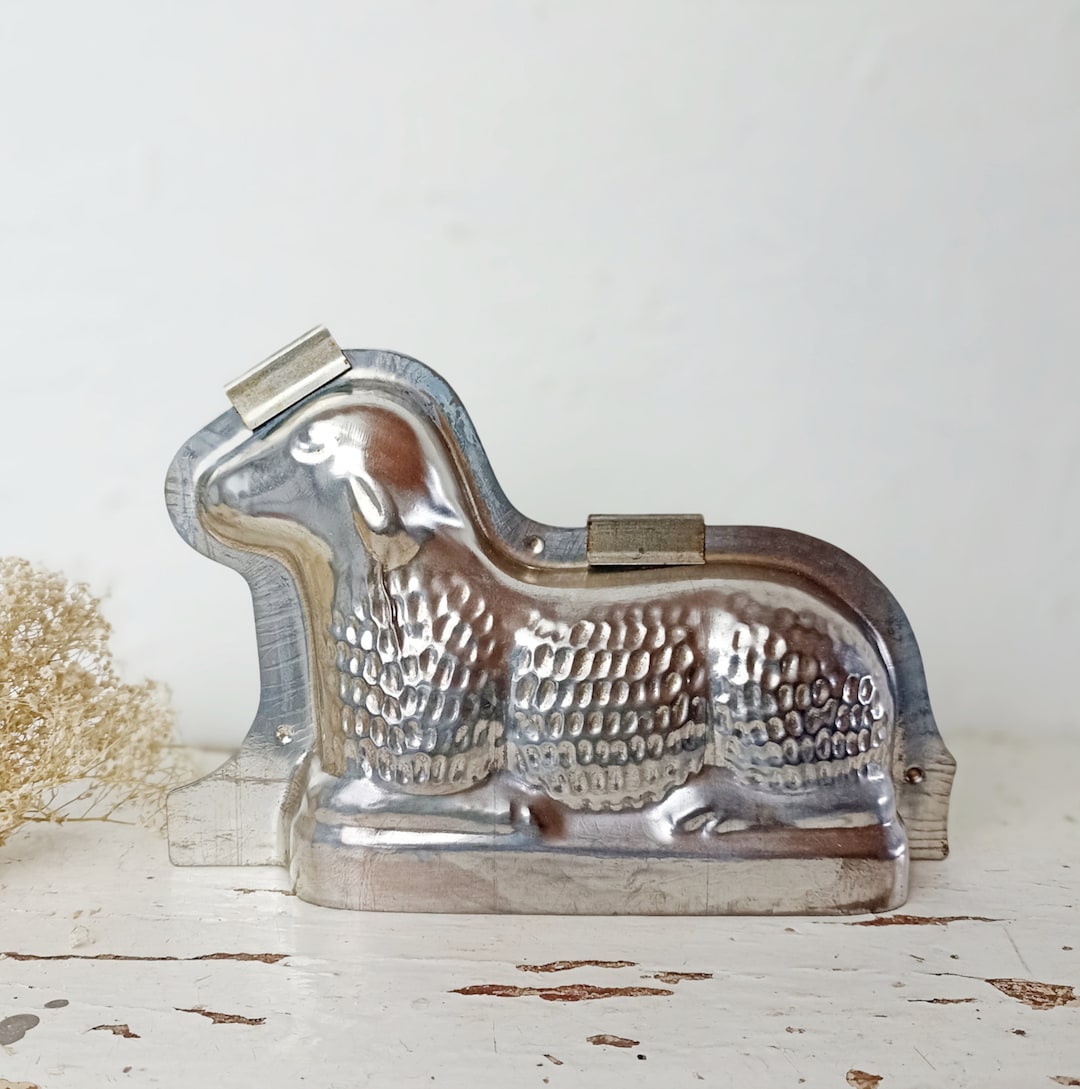 Old Lamb Baking Mold Easter Lamb Metal Mold Tinplate Easter Baking Mold ...