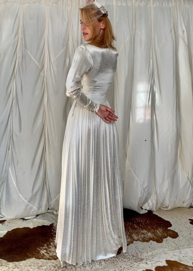 Stunning Elegant Utility Label CC41 Wedding Dress - Etsy