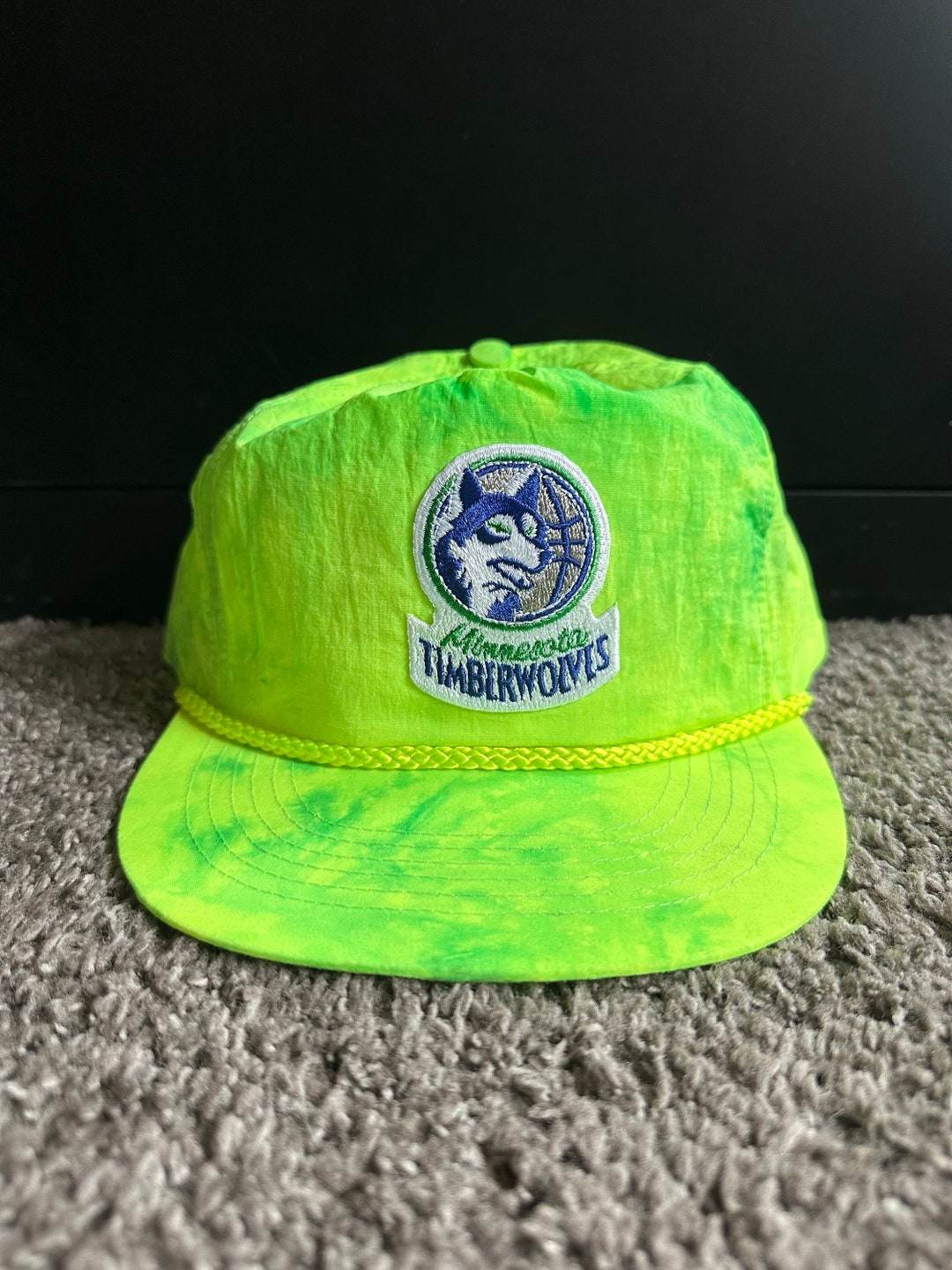 Vintage Minnesota Timberwolves Neon Nylon Green Inaugural Season Slide ...