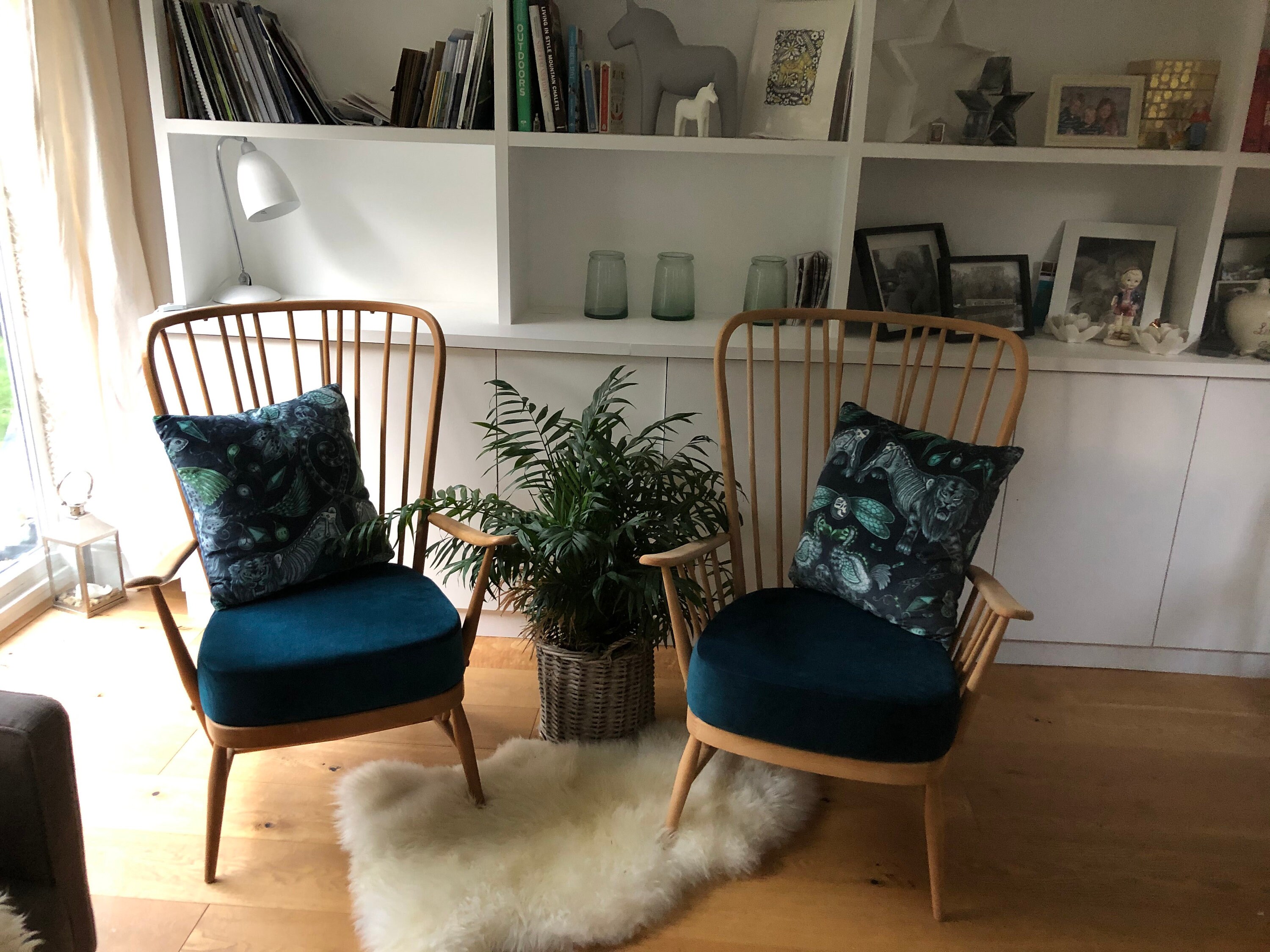 Pair of Ercol armchairs . blonde Ercol high back chairs - Etsy.de