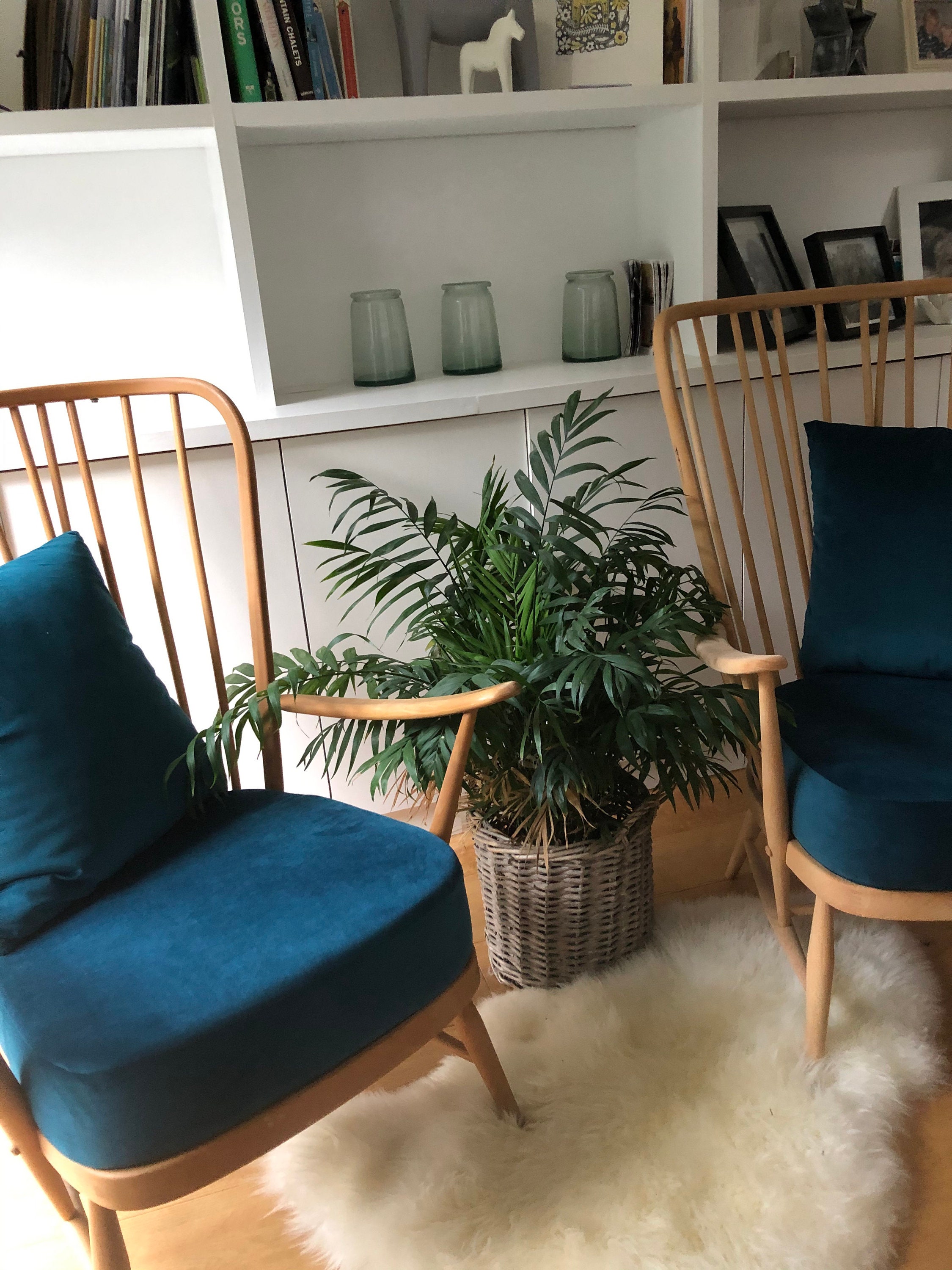 Pair of Ercol armchairs . blonde Ercol high back chairs - Etsy.de