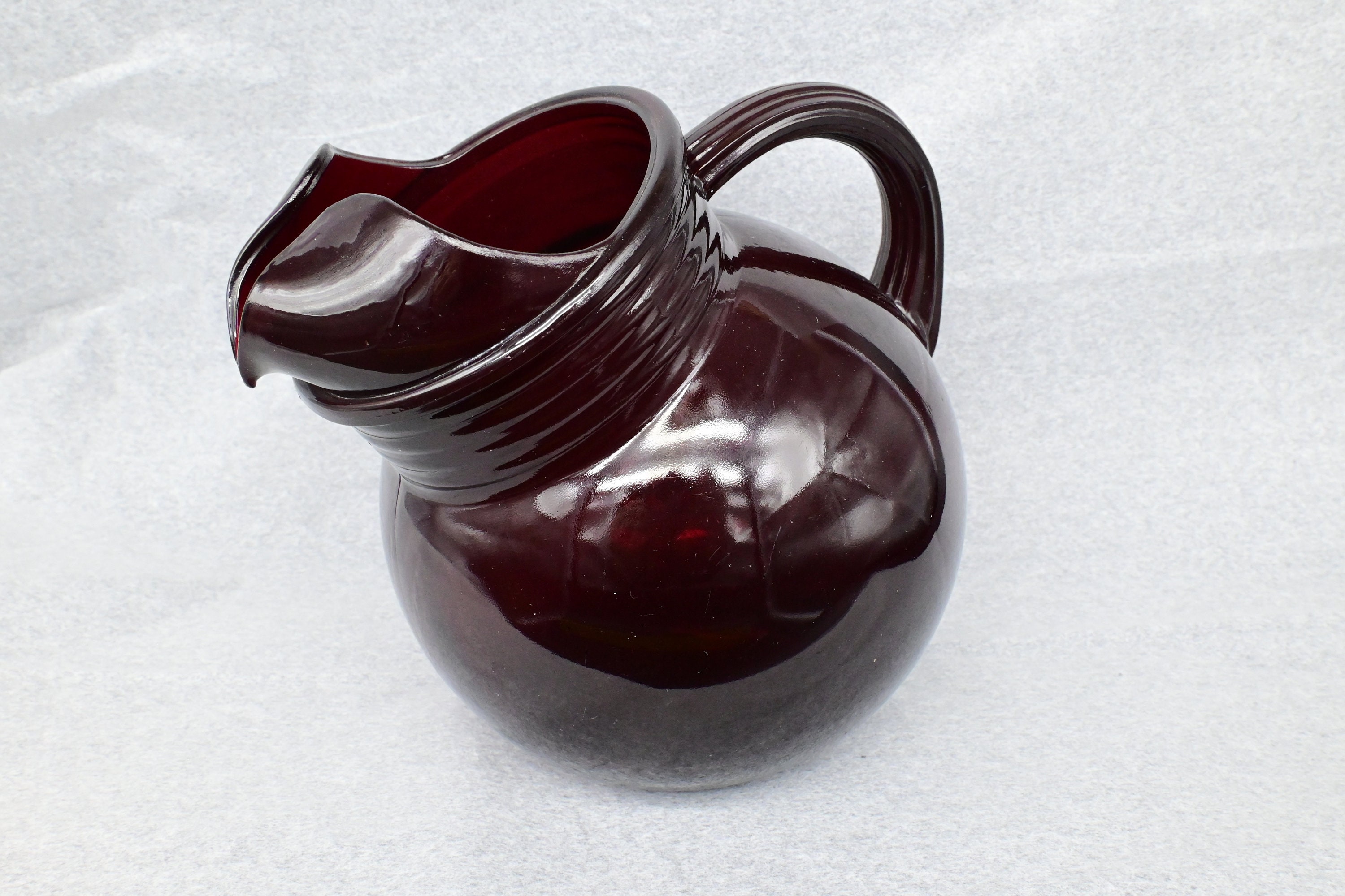 Anchor Hocking Tilted Ruby Red Pitcher With Ice Lip and Ribbed Handle ...