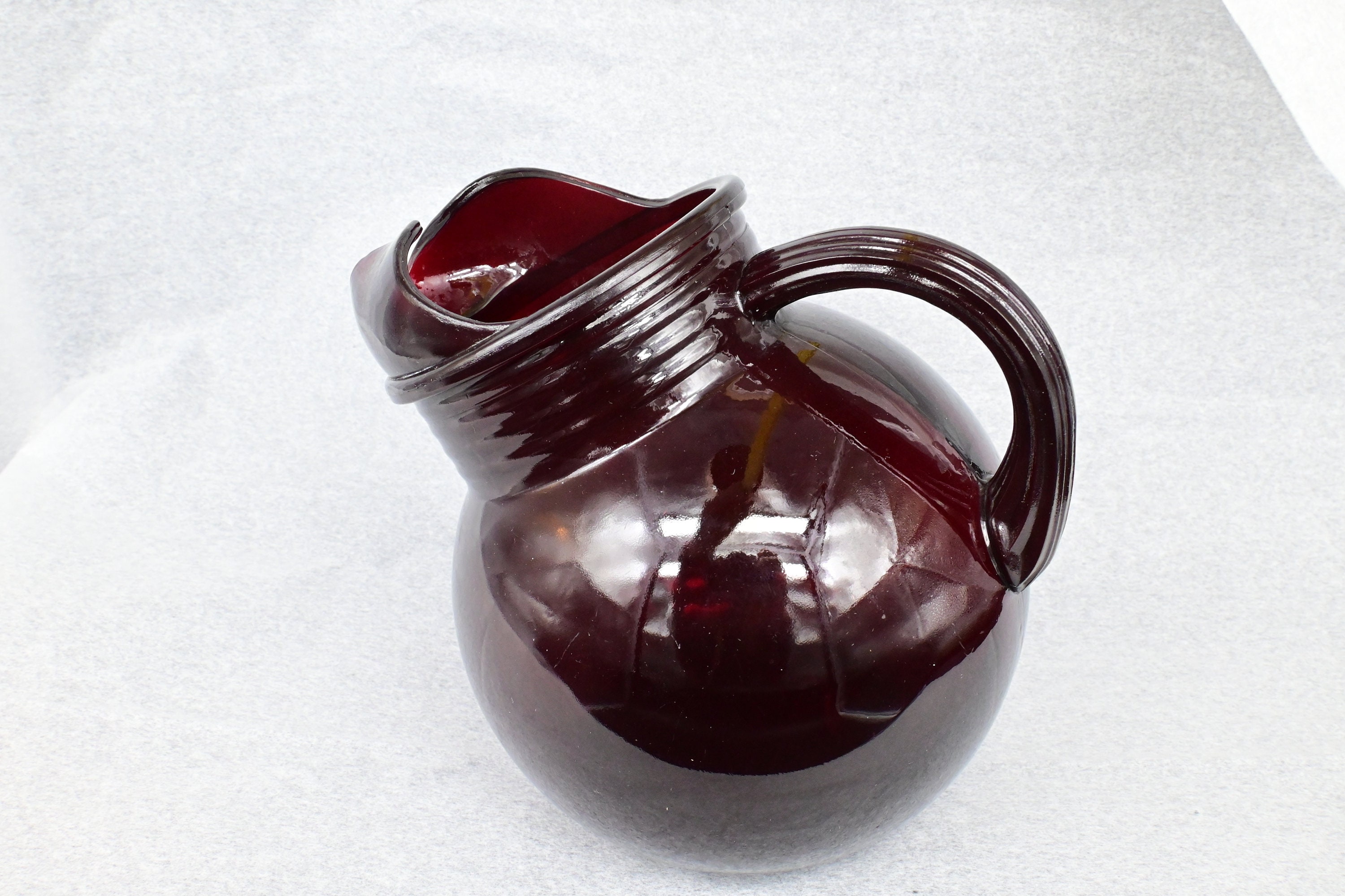 Anchor Hocking Tilted Ruby Red Pitcher With Ice Lip and Ribbed Handle ...