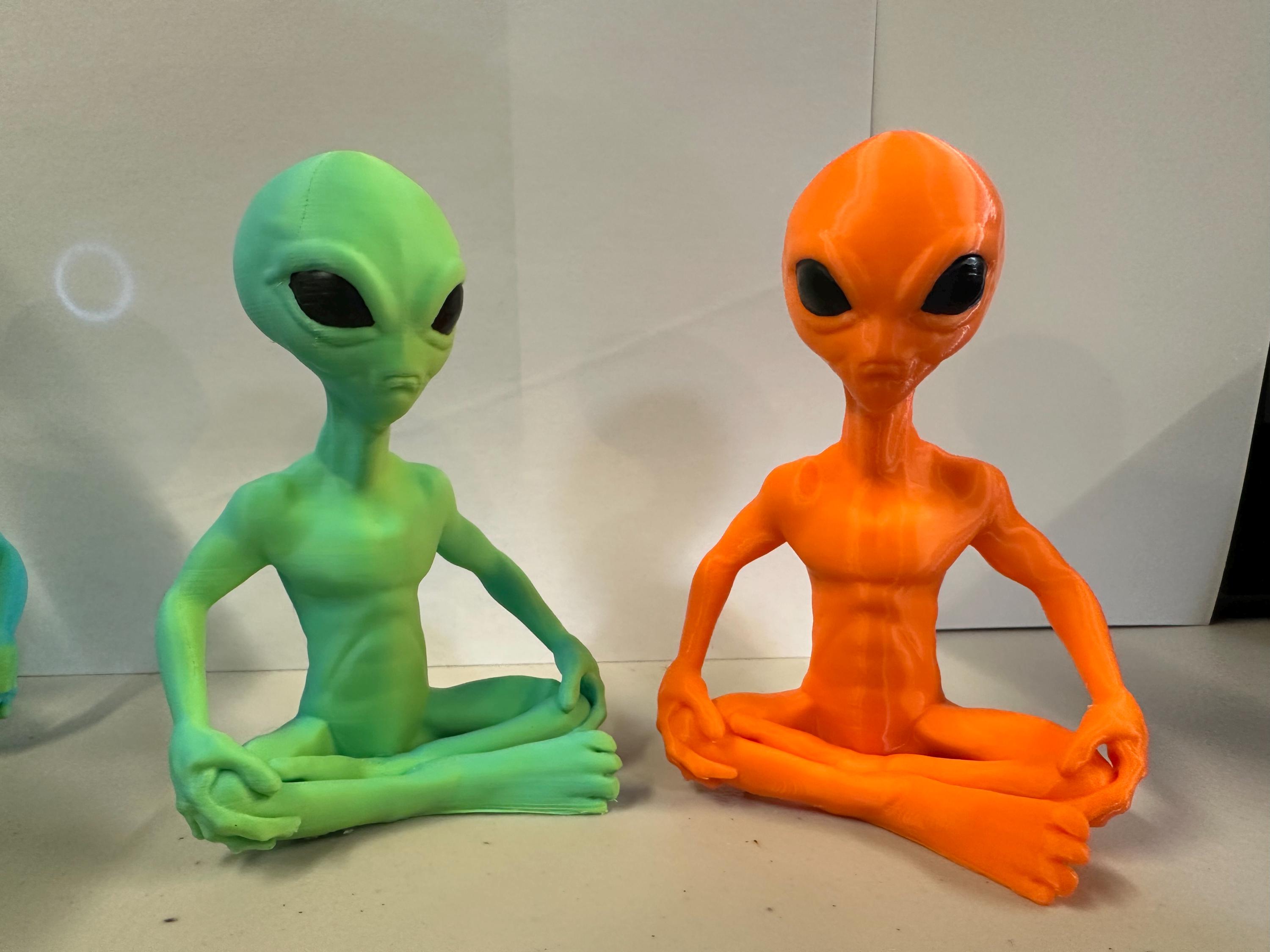 Sitting Alien 3D Printed Bookend, Decoration, Choice of Color - Etsy