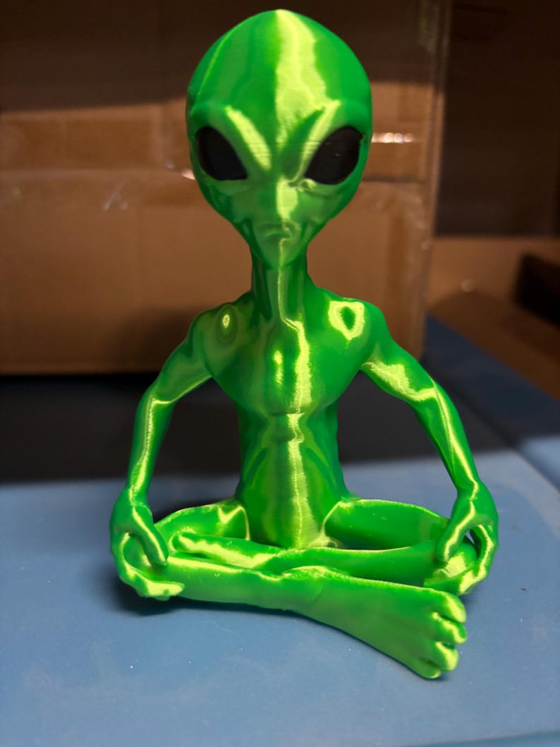 Sitting Alien 3D Printed Bookend, Decoration, Choice of Color - Etsy