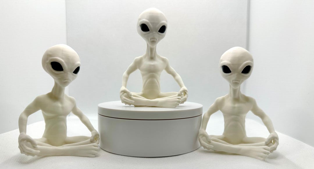 Sitting Alien 3D Printed Bookend, Decoration, Choice of Color - Etsy