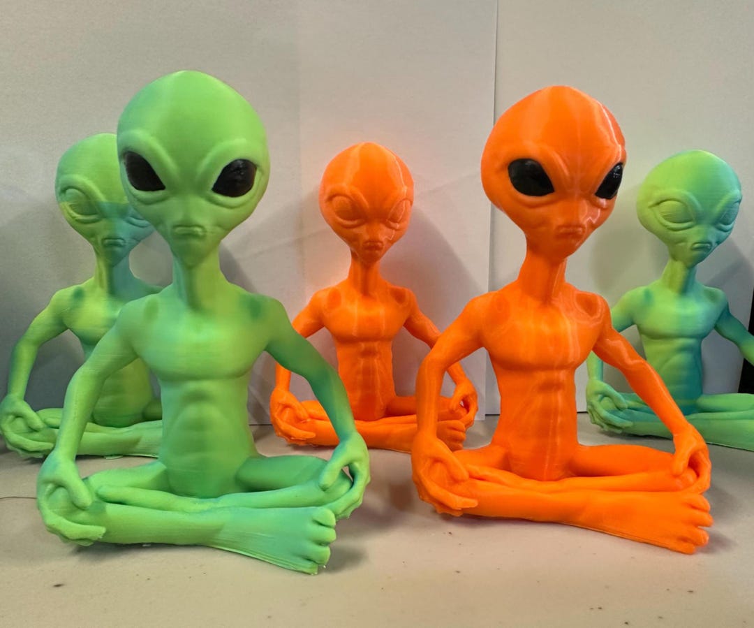 Sitting Alien 3D Printed Bookend, Decoration, Choice of Color - Etsy