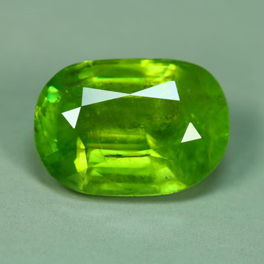 3.68 Cts_excellent Sparkling_100 % Natural Unheated Titanite Green ...