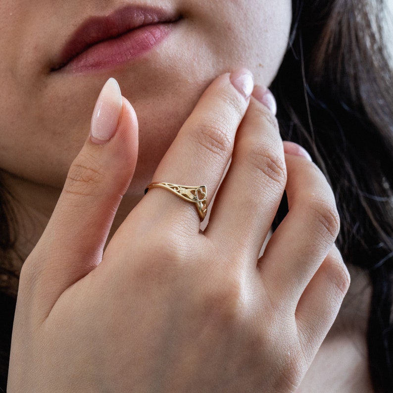 14k 18k Real Solid Gold Celtic Claddagh Ring, Chevron Filigree Heart ...