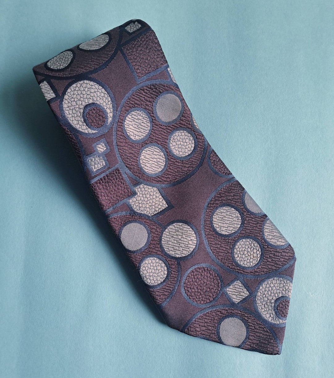 Vintage 1970s Blue and Lilac Large Circle Geometric Pattern Tie ...