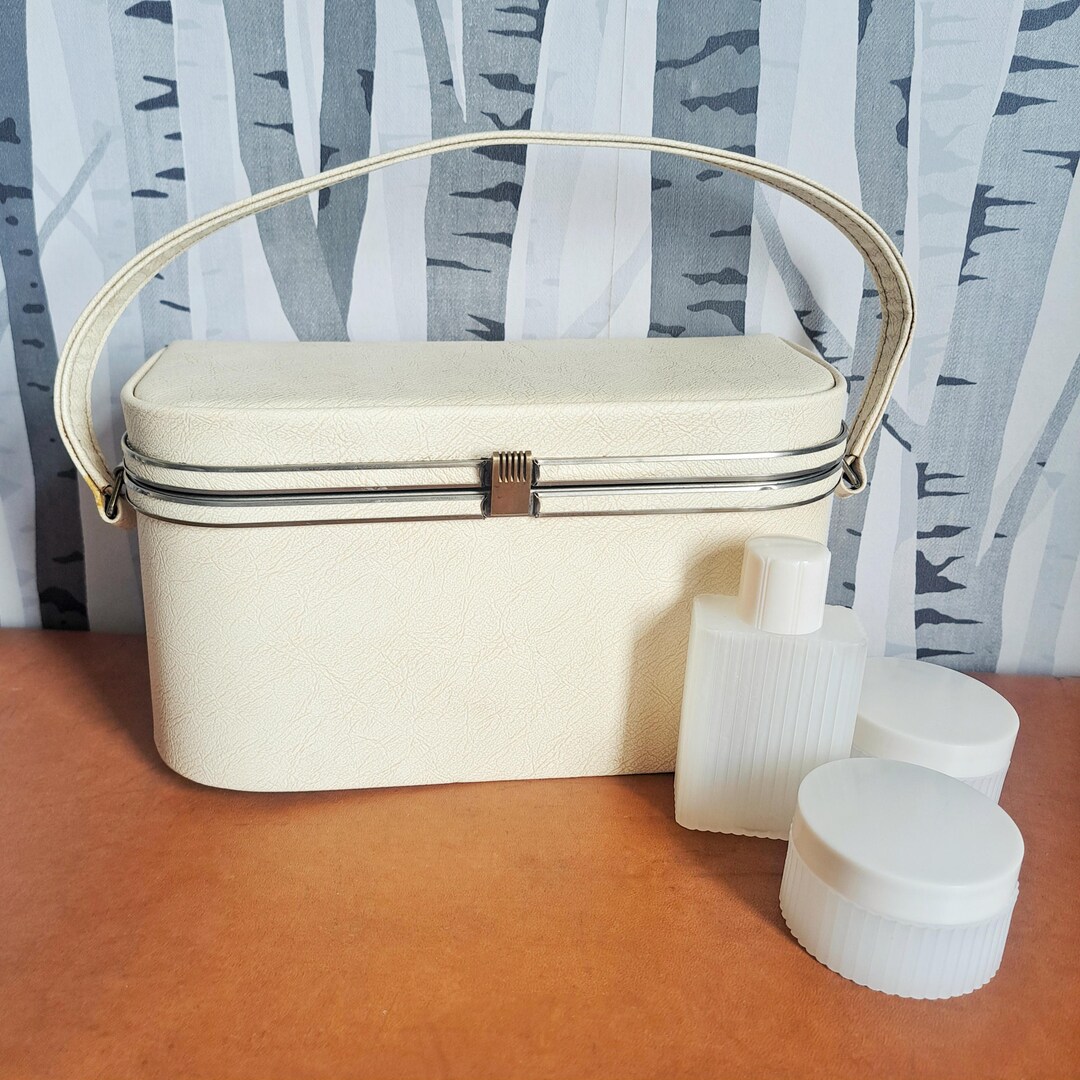 1950s/60s Vintage Vanity Case. Cream Leather Clip Fastening Case With ...