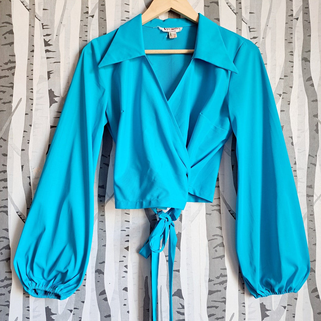 Super 70s Vintage Disco Crop Top by Eric Walters. 1970s Dagger Collar ...