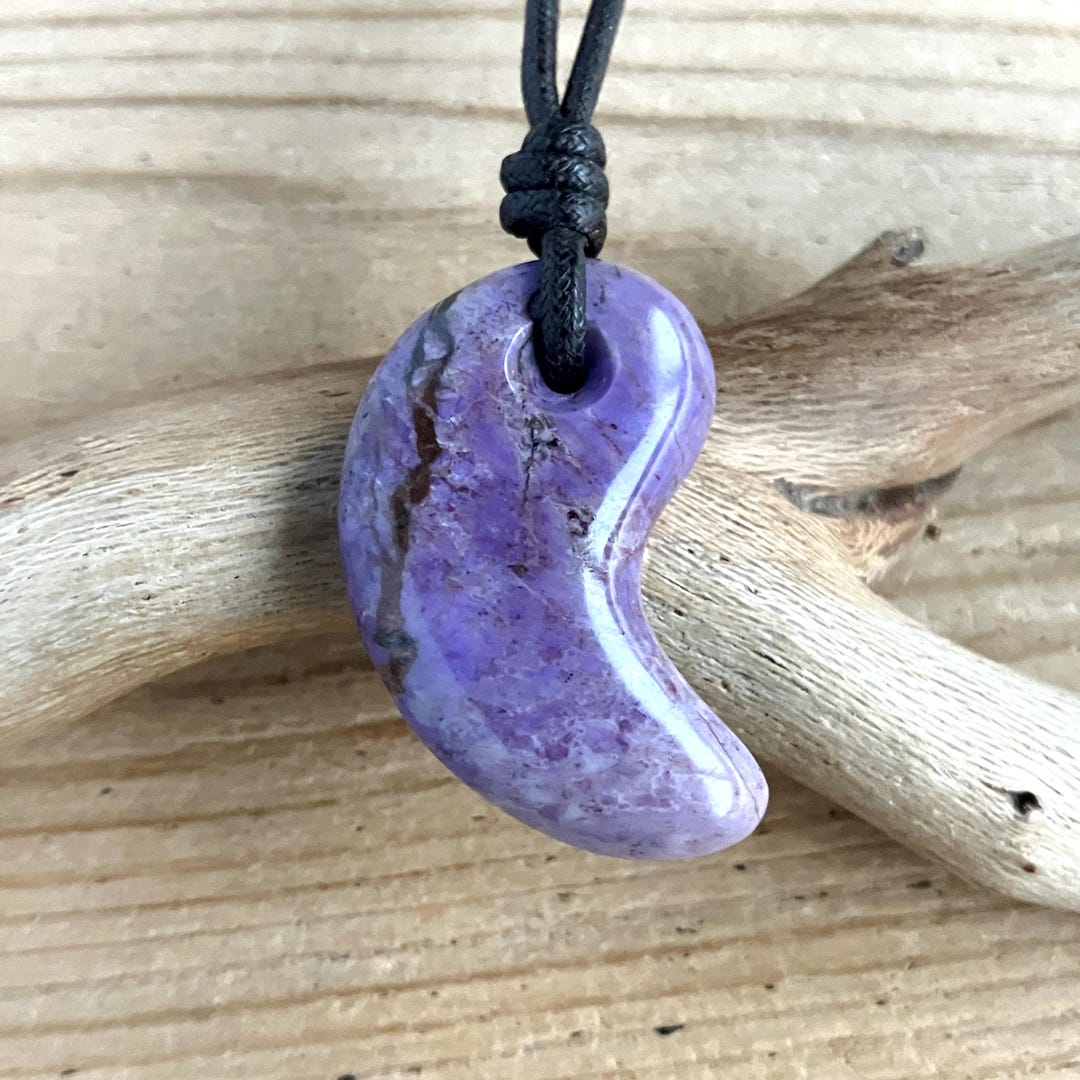 Japanese Magatama Korean Gogok Pendant Necklace in Turkish Lavender ...