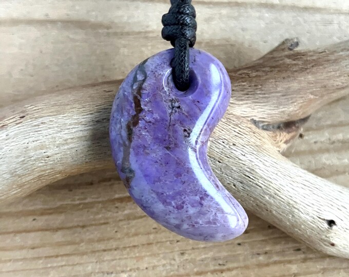 Japanese Magatama Korean Gogok Pendant Necklace in Turkish Lavender ...