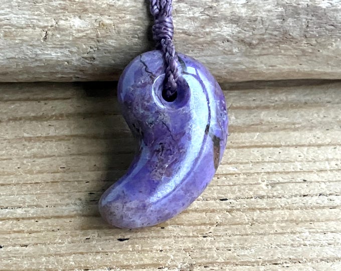 Japanese Magatama Korean Gogok Pendant Necklace in Turkish Lavender ...