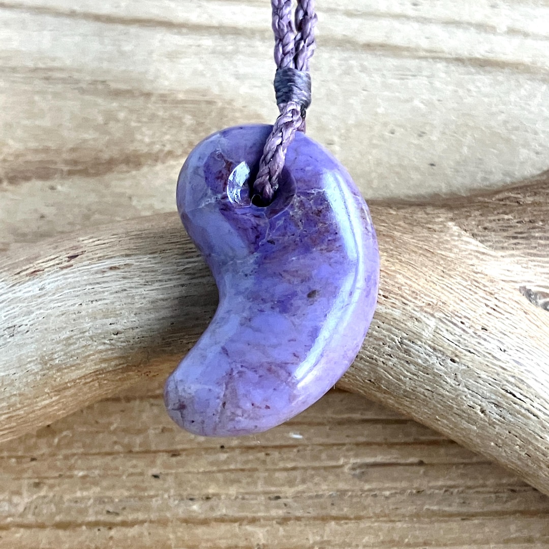 Small Japanese Magatama Korean Gogok Pendant Necklace in Turkish ...