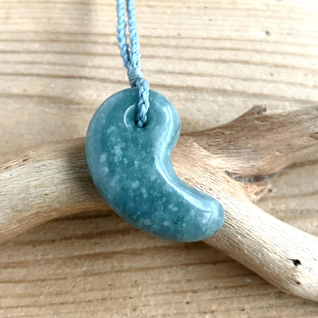 Japanese Magatama Korean Gogok Pendant in Guatemalan Light Snowy ...