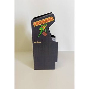 FROGGER 1/12 Scale Mini Arcade Cabinet With Light, Miniature Dollhouse ...
