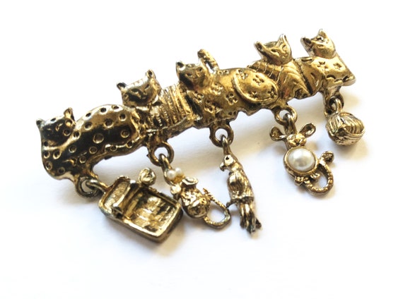 kitten litter pin bronze colored with cat toys and fo… - Gem