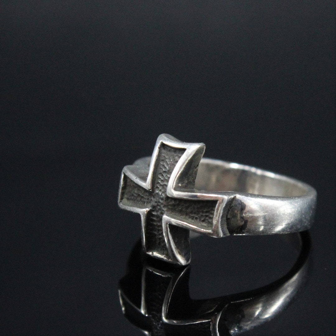 Mens Silver Iron Cross Signet Ring Chevalier Knights Cross Ring ...
