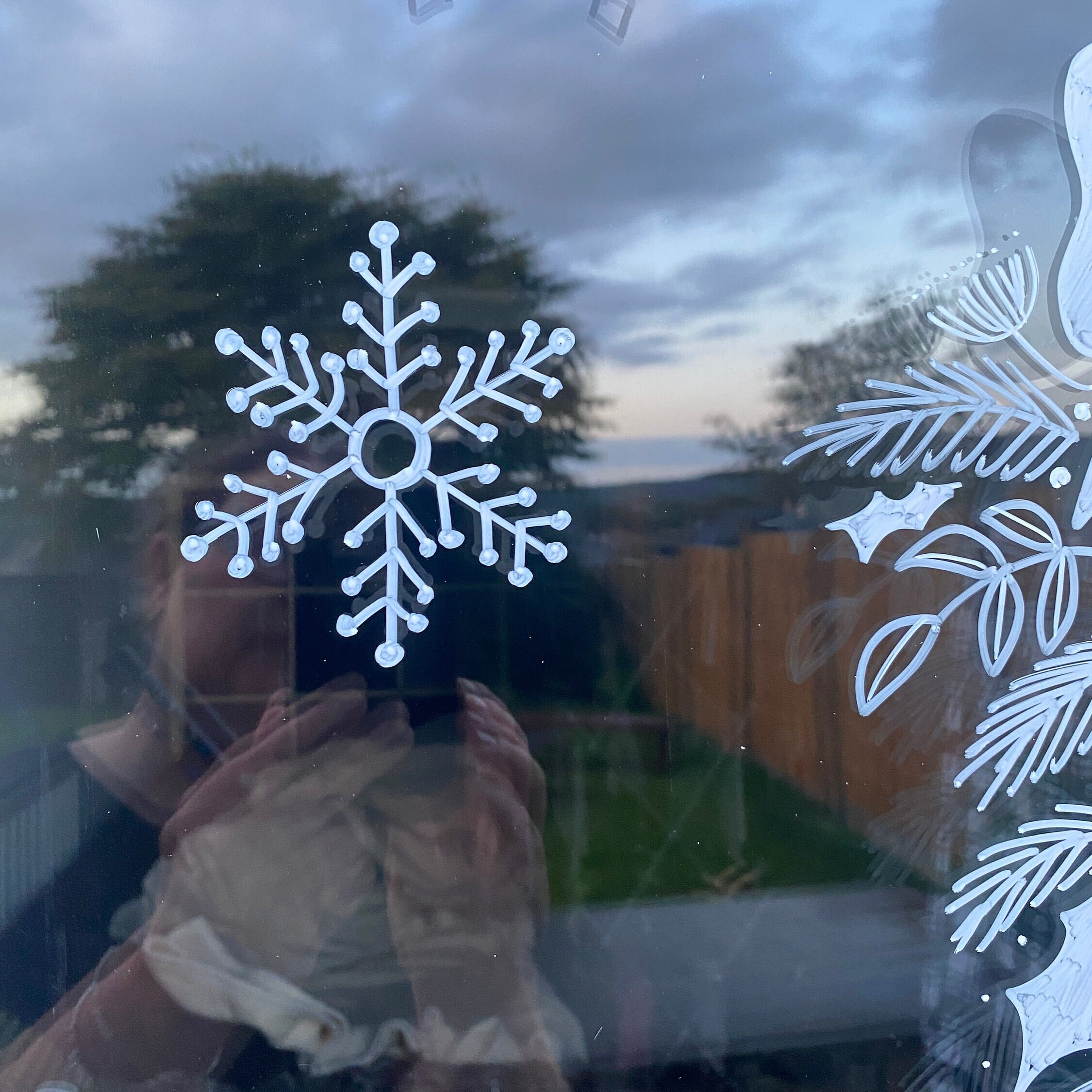 Christmas Window Art Guides, Christmas Wreath, Christmas Circle ...