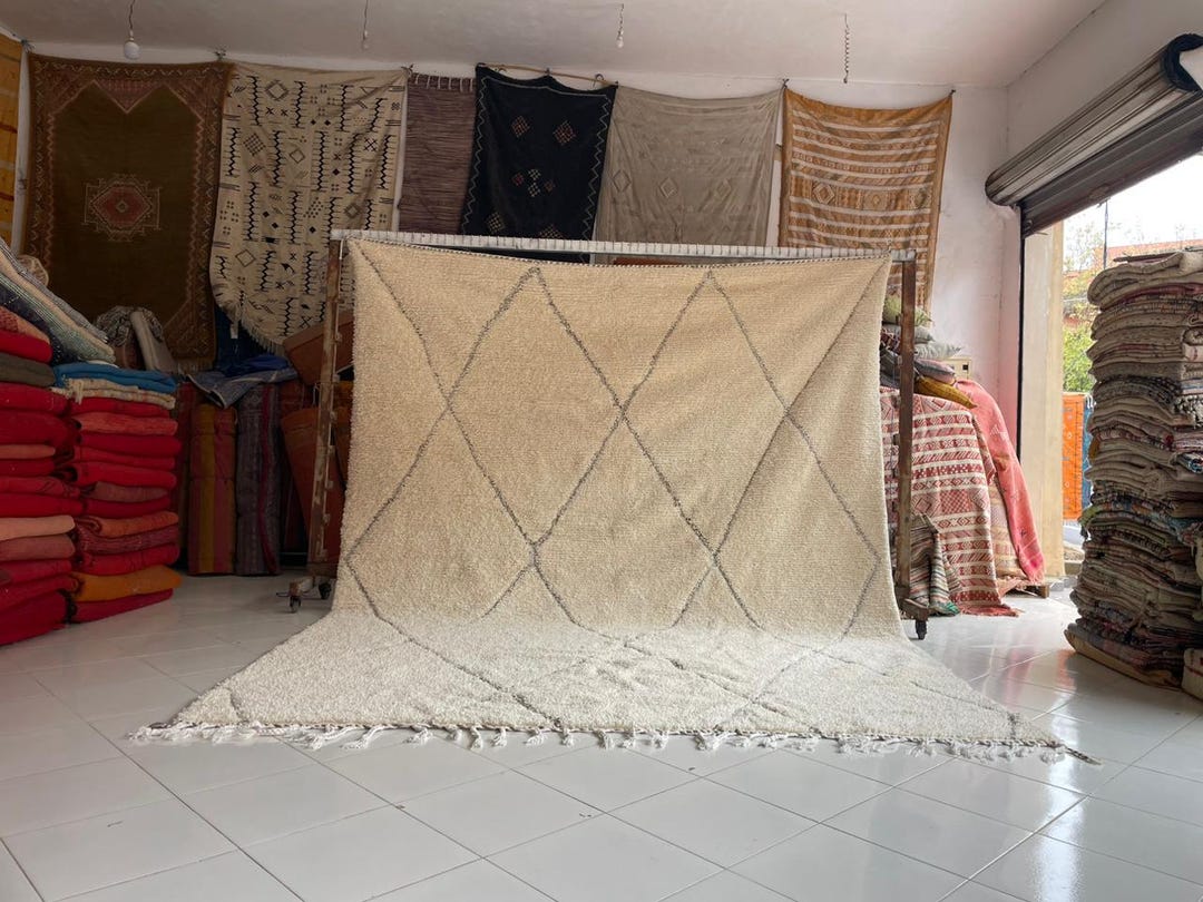 Large White Tufted Diamonds Moroccan Rug – Authentic 8x11 Area Beni ...