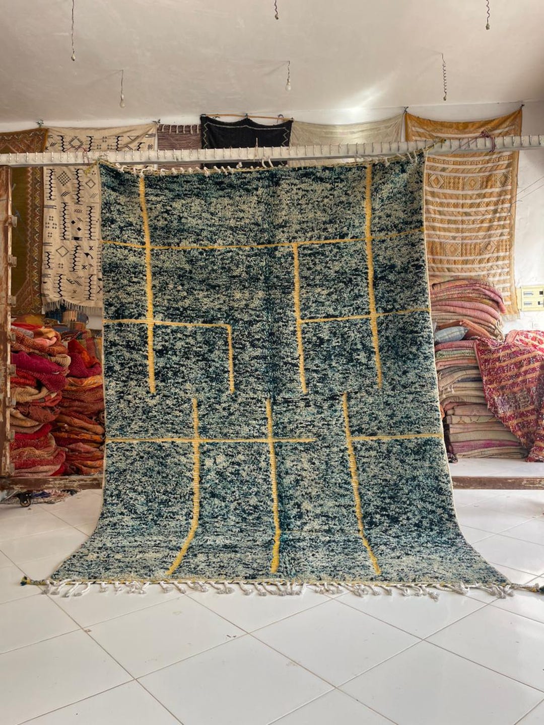 Handmade Berber Sheep Wool Shag - Moroccan Rugs - Vintage Moroccan Rug ...