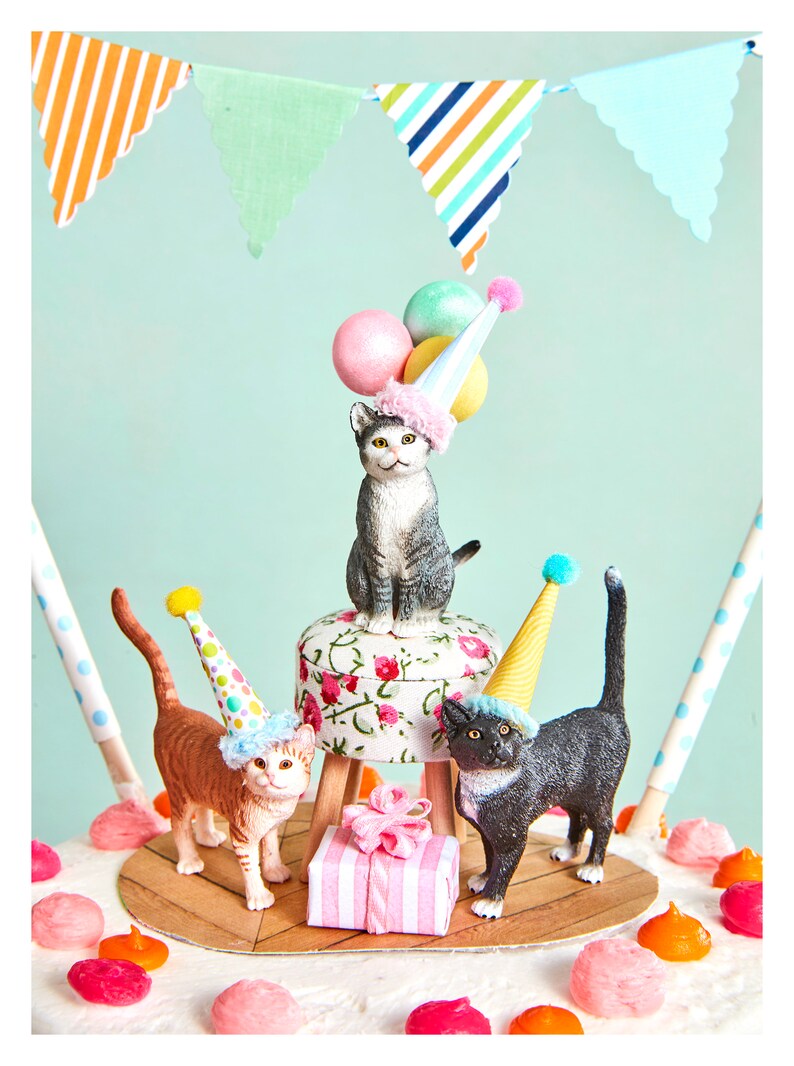 Three Cats and a Mod Stool/ Cat Cake Topper/party Animal Cake - Etsy
