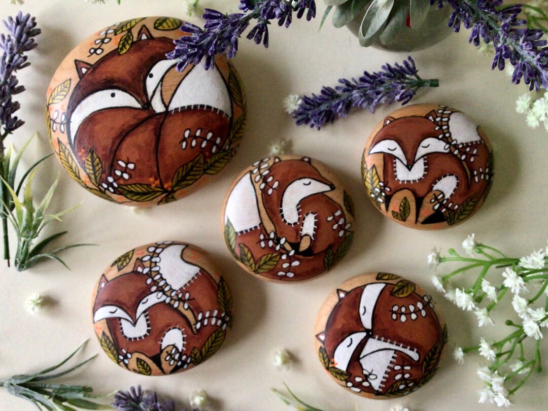 Beautiful Wooden Fox Pebble Hand Painted in Scotland. Lovely Ornament ...