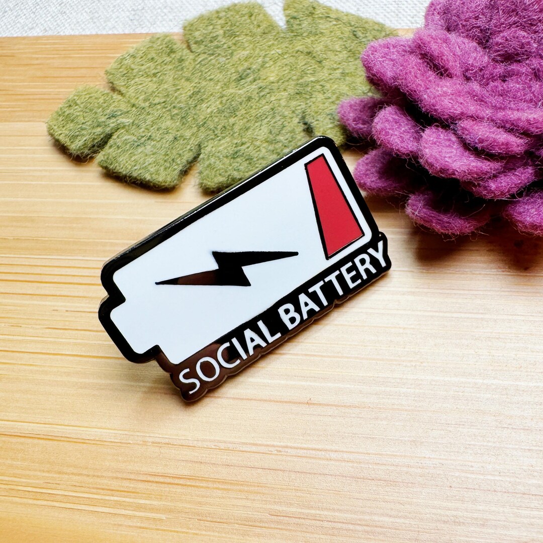 Funny Enamel Pin, Social Battery Low Pin, Pin for Social Phobia ...