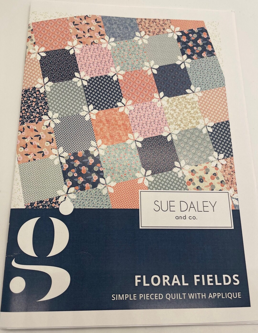 FLORAL FIELDS Quilt Pattern by Sue Daley & Co. - Etsy