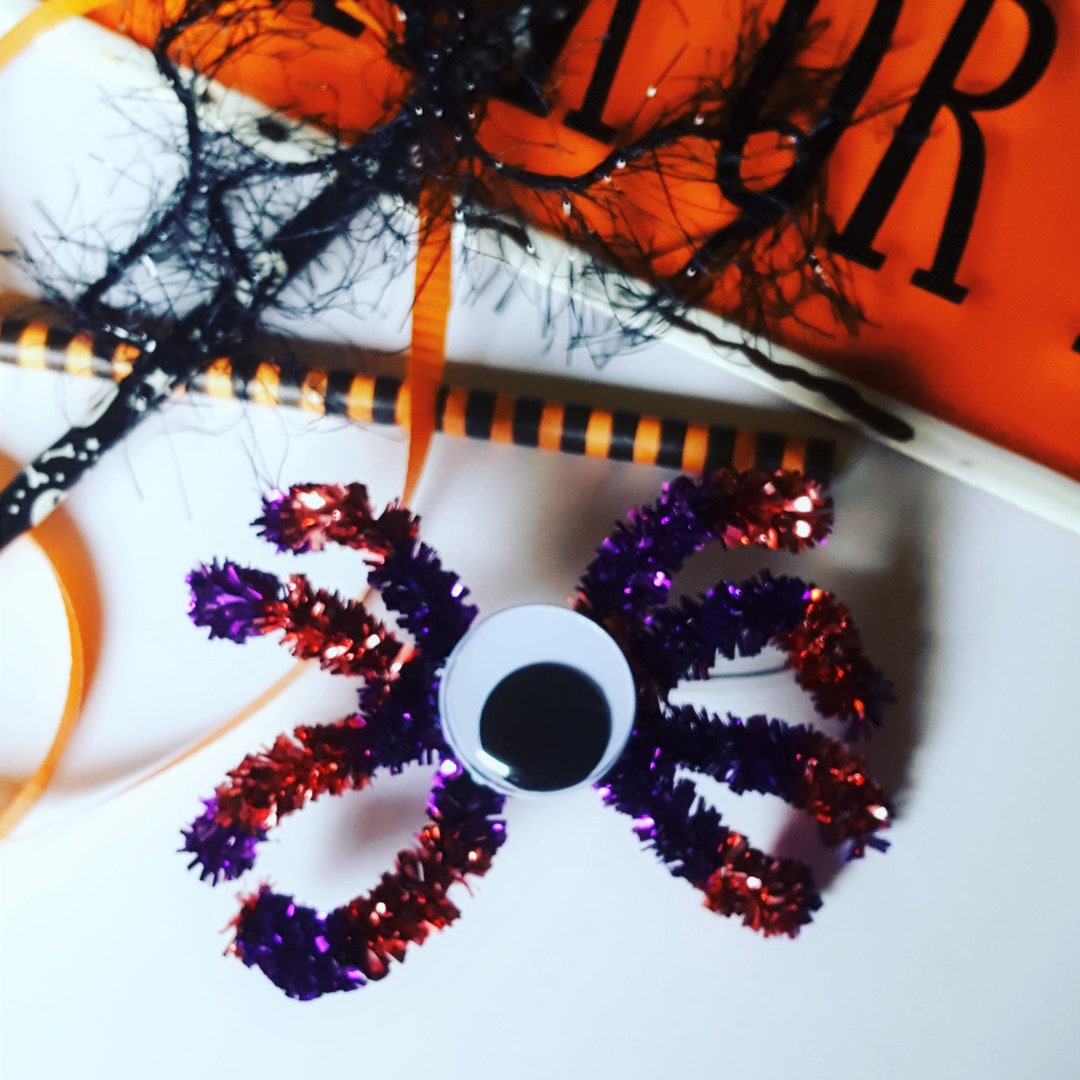 Googly-eye Tarantula Halloween Bow. - Etsy UK