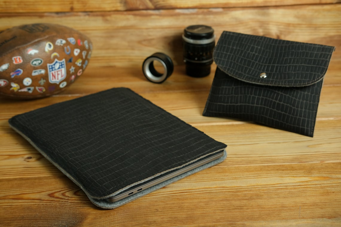 Premium Leather sleeve for MacBook Pro 13 M1 Unique leather | Etsy