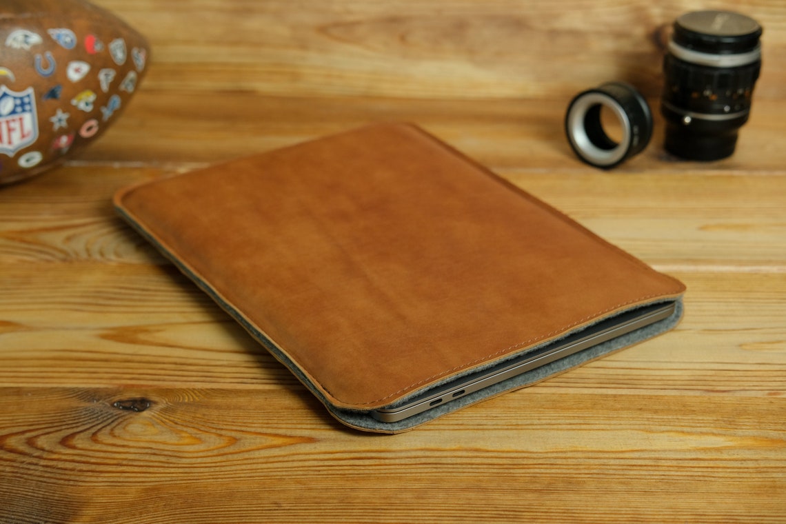 Premium Leather sleeve for MacBook Pro 13 M1 Unique leather | Etsy