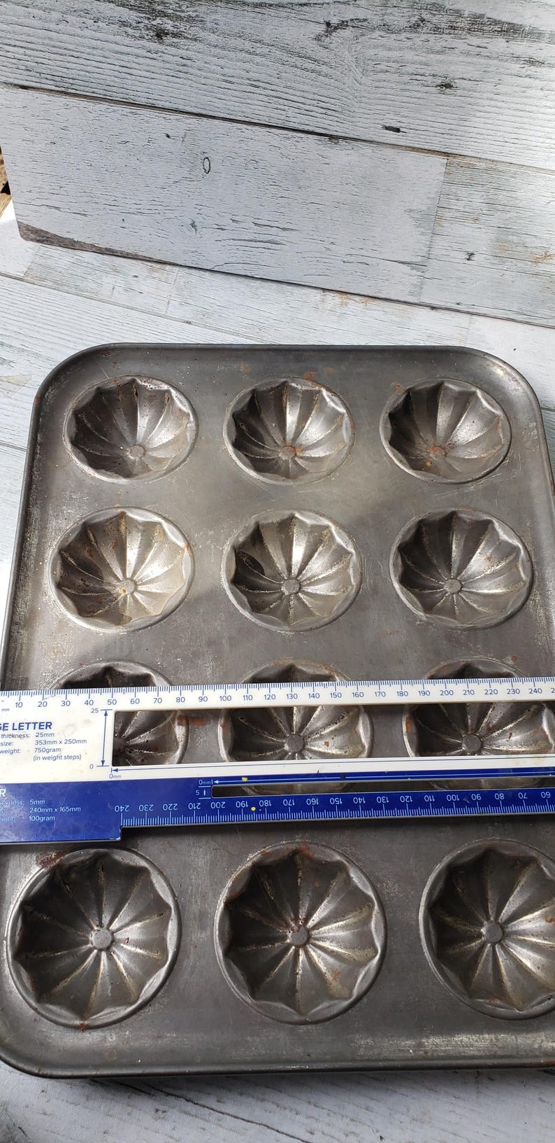 Vintage Shell Cake / Yorkshire Pudding Pan for Display Only - Etsy UK