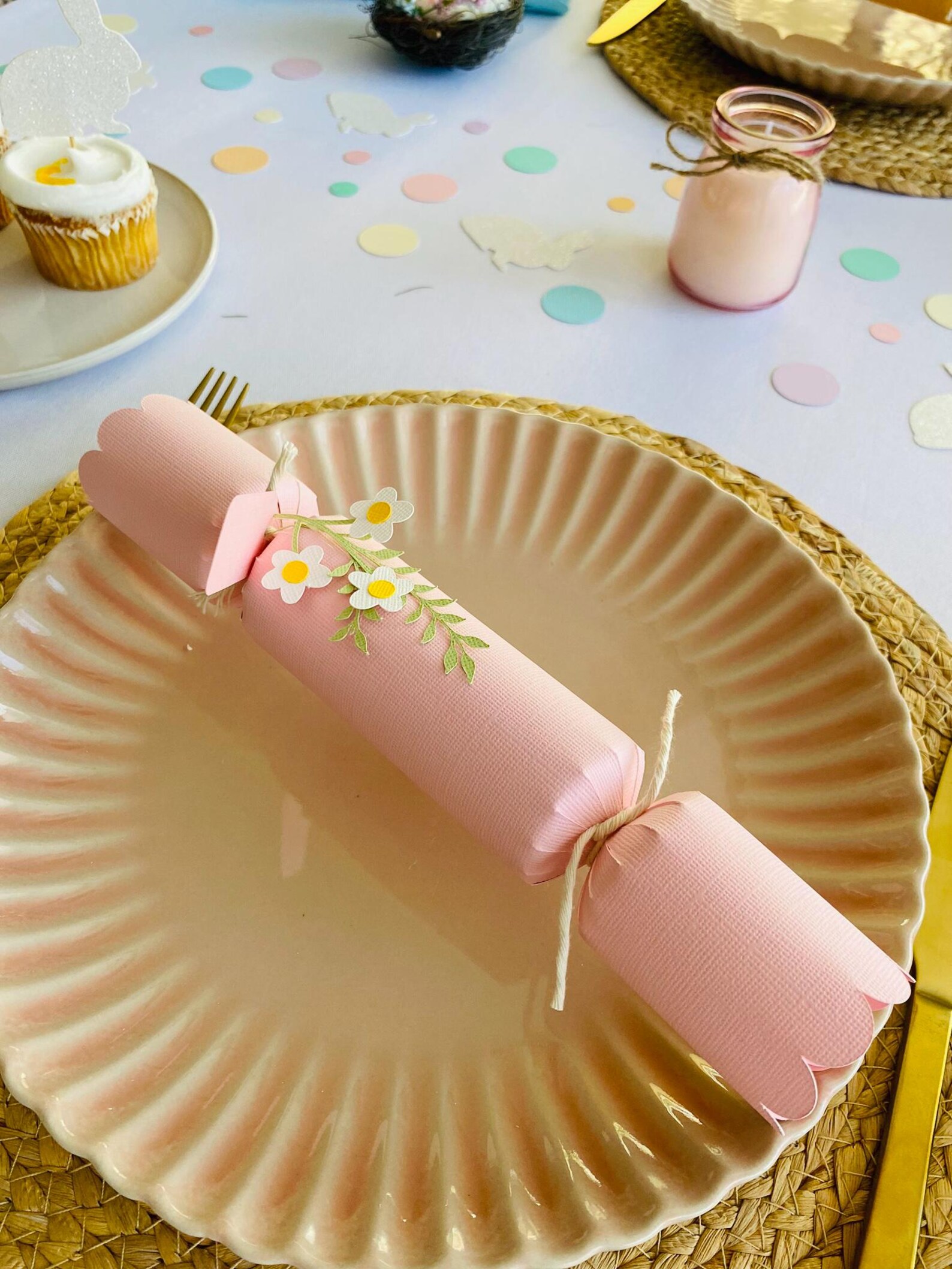 Fill Your Own Easter Crackers, Pastel Easter Bonbons, Party Poppers ...