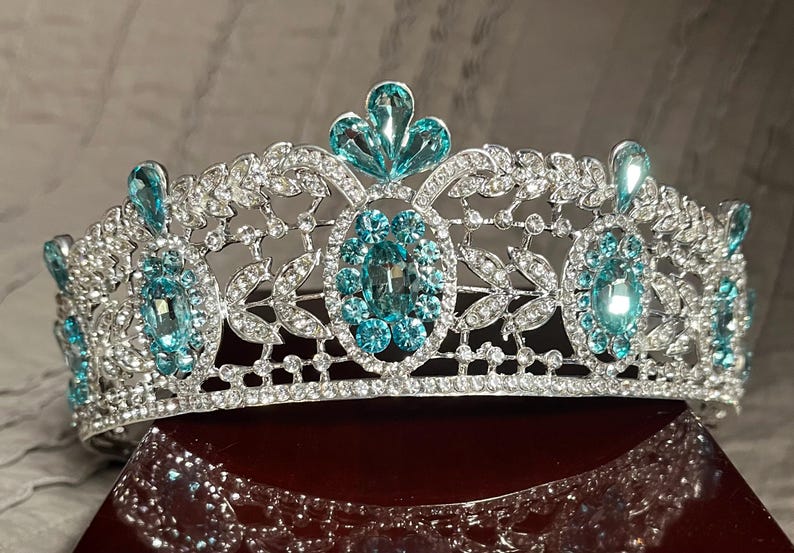 Lady Hesketh Aquamarine and Diamond Tiara Replica - Etsy