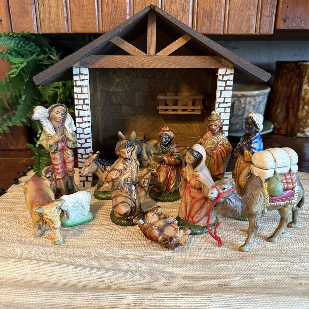 Vintage 1950's Hand-painted Nativity Scene Set With 12 Figurines ...